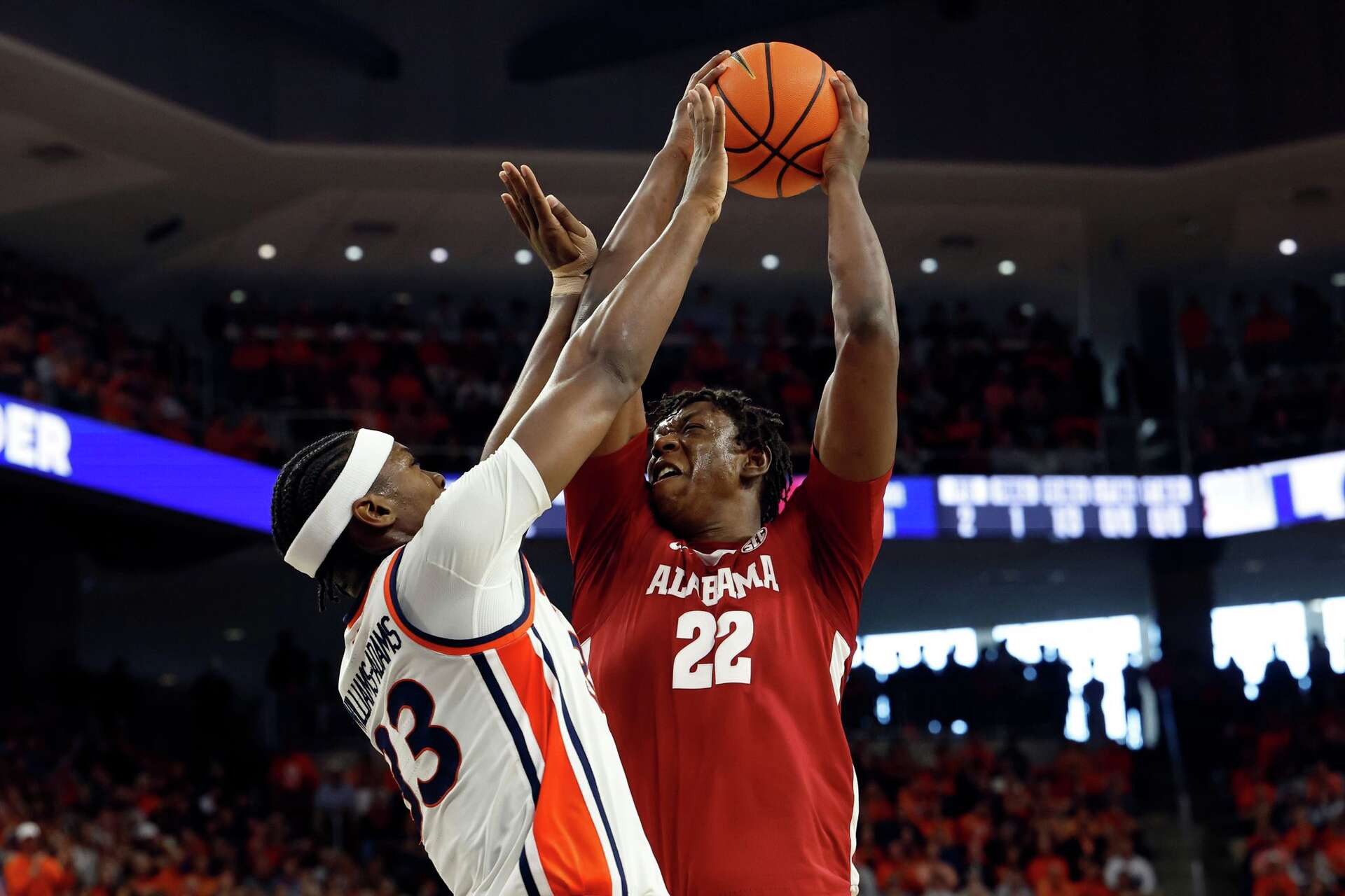 Philon Jr. scores 25 points as Alabama defeats Auburn 96-92