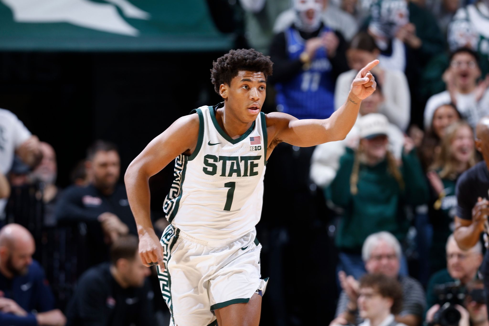 Jeremy Fears' 26 points and 15 assists help No. 10 Michigan State beat ...