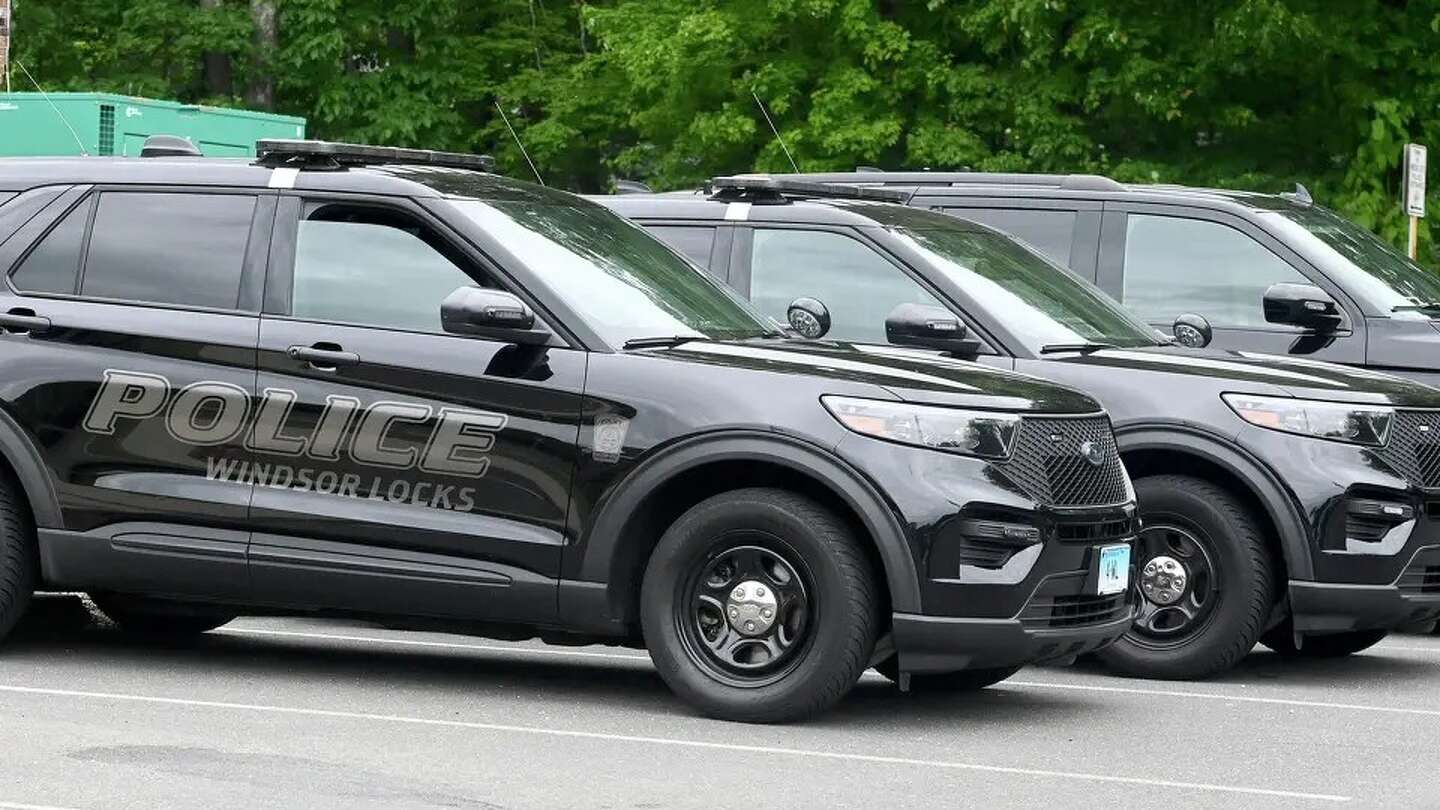 Elderly woman dies in Windsor Locks after wandering out in cold