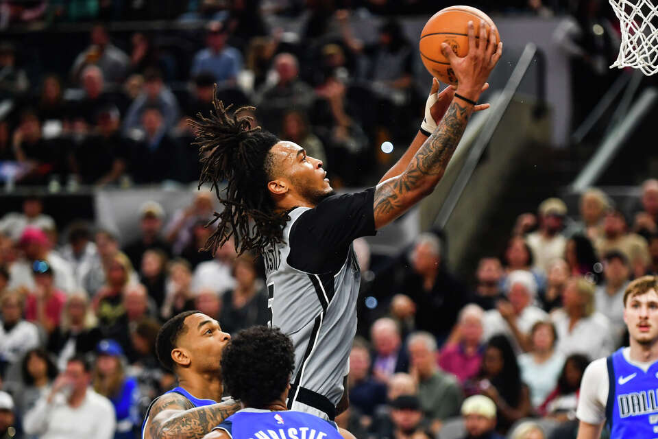 Ex-UConn star Stephon Castle posts 40-point triple-double in NBA