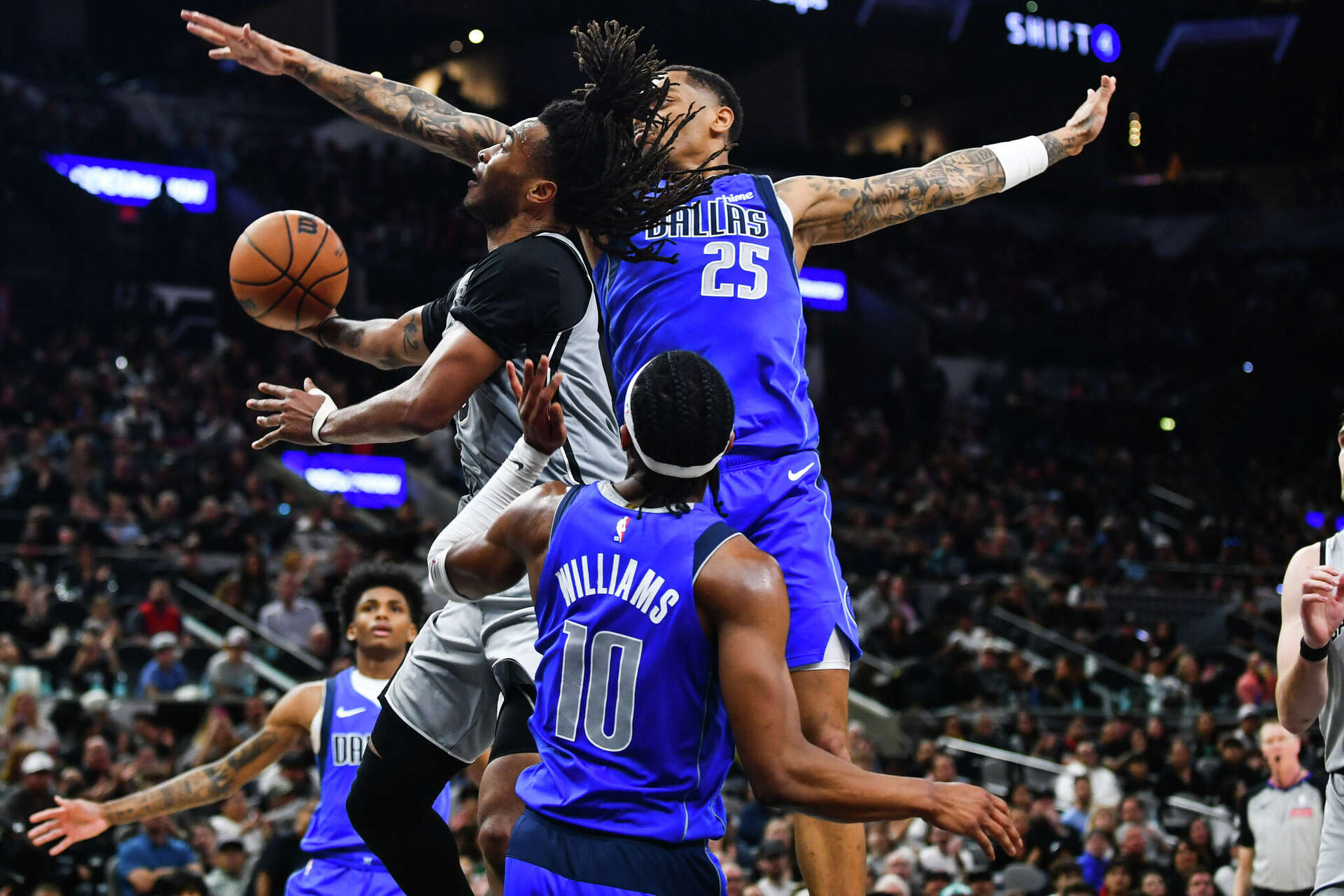 Ex-UConn star Stephon Castle posts 40-point triple-double in NBA