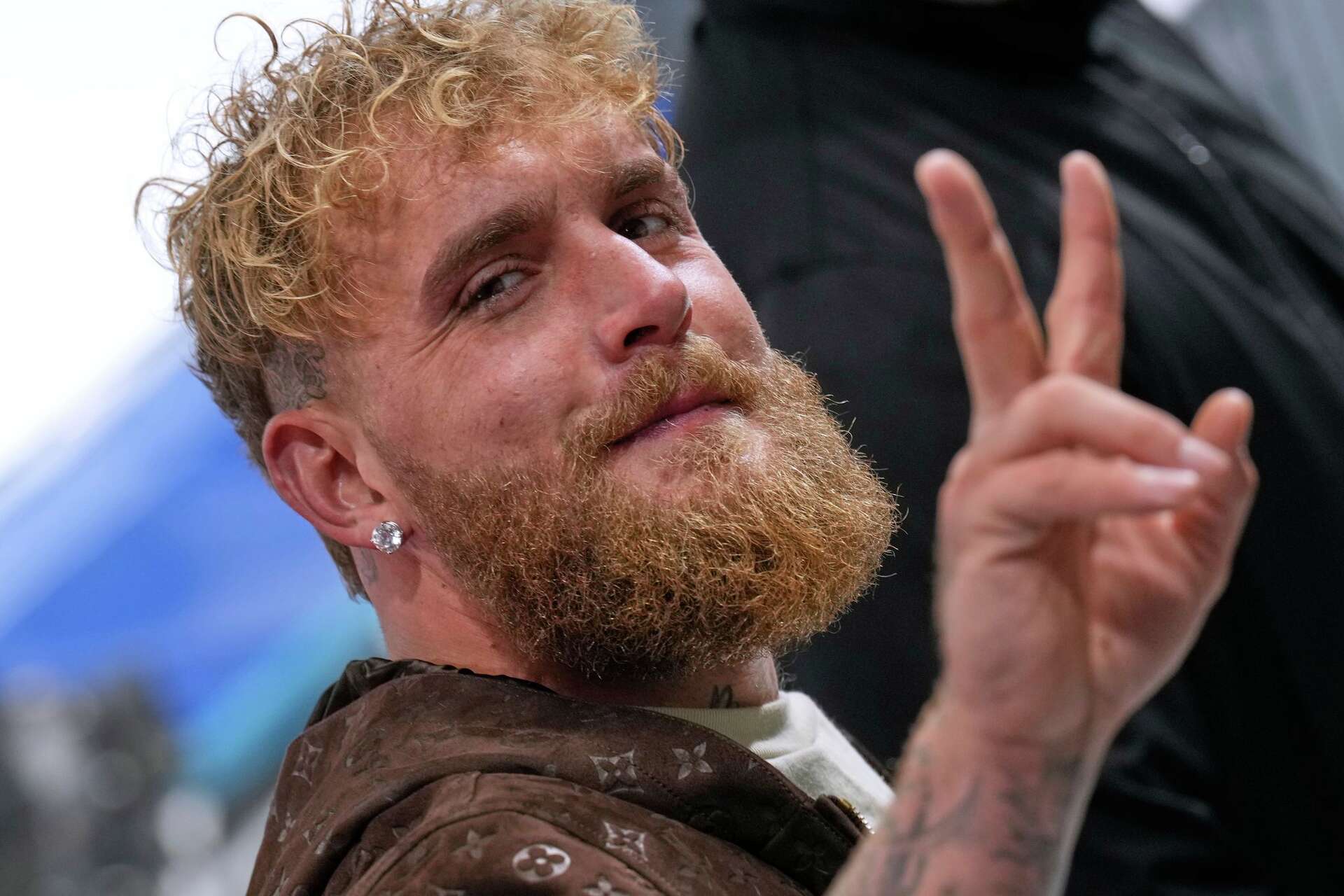 Jake Paul cheers from the second row as his fiancée, Jutta Leerdam ...