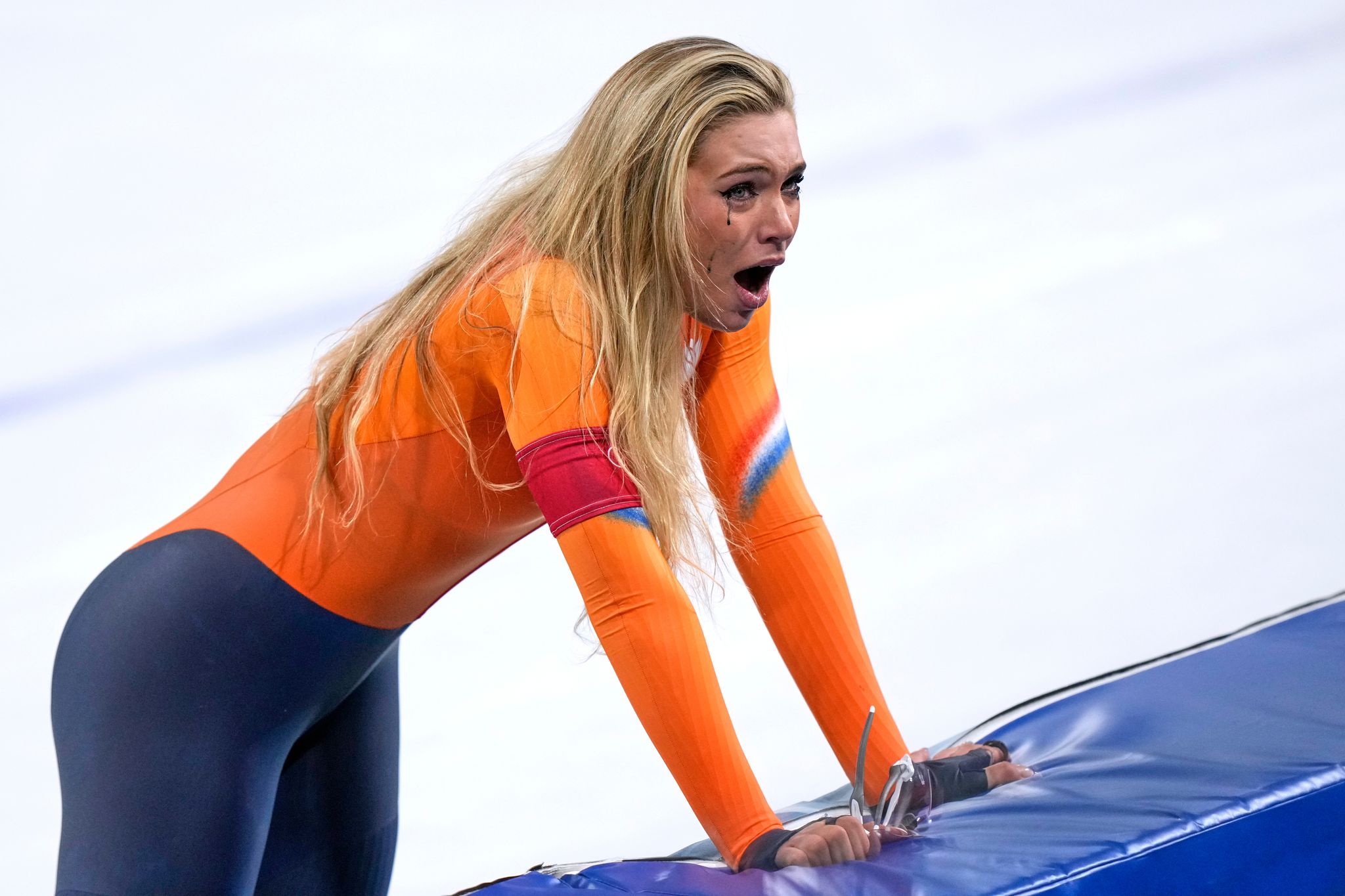 Dutch speedskater Jutta Leerdam wins women's 1,000 Olympic gold with ...