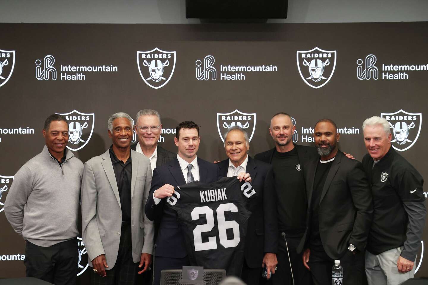 Raiders introduce new coach Klint Kubiak with a nod to their storied past
