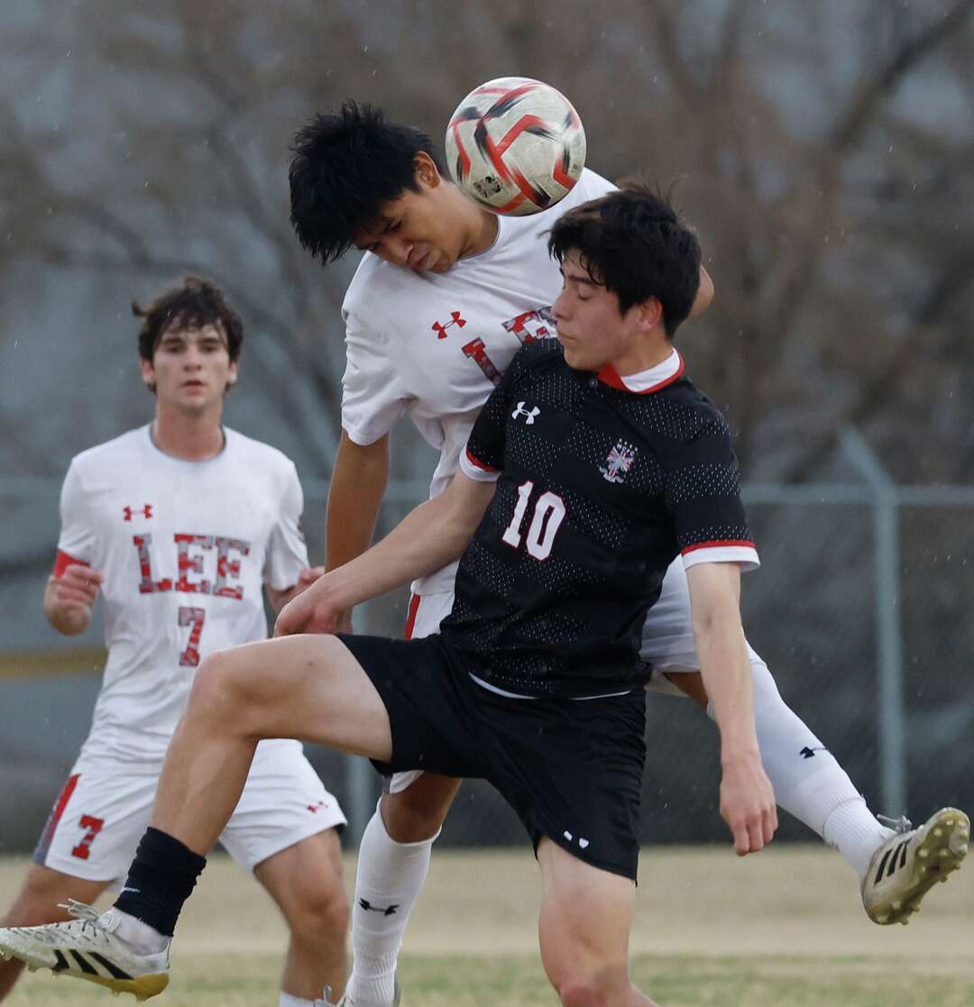Forward Nate Peterson scores two goals to lead LEE over Churchill