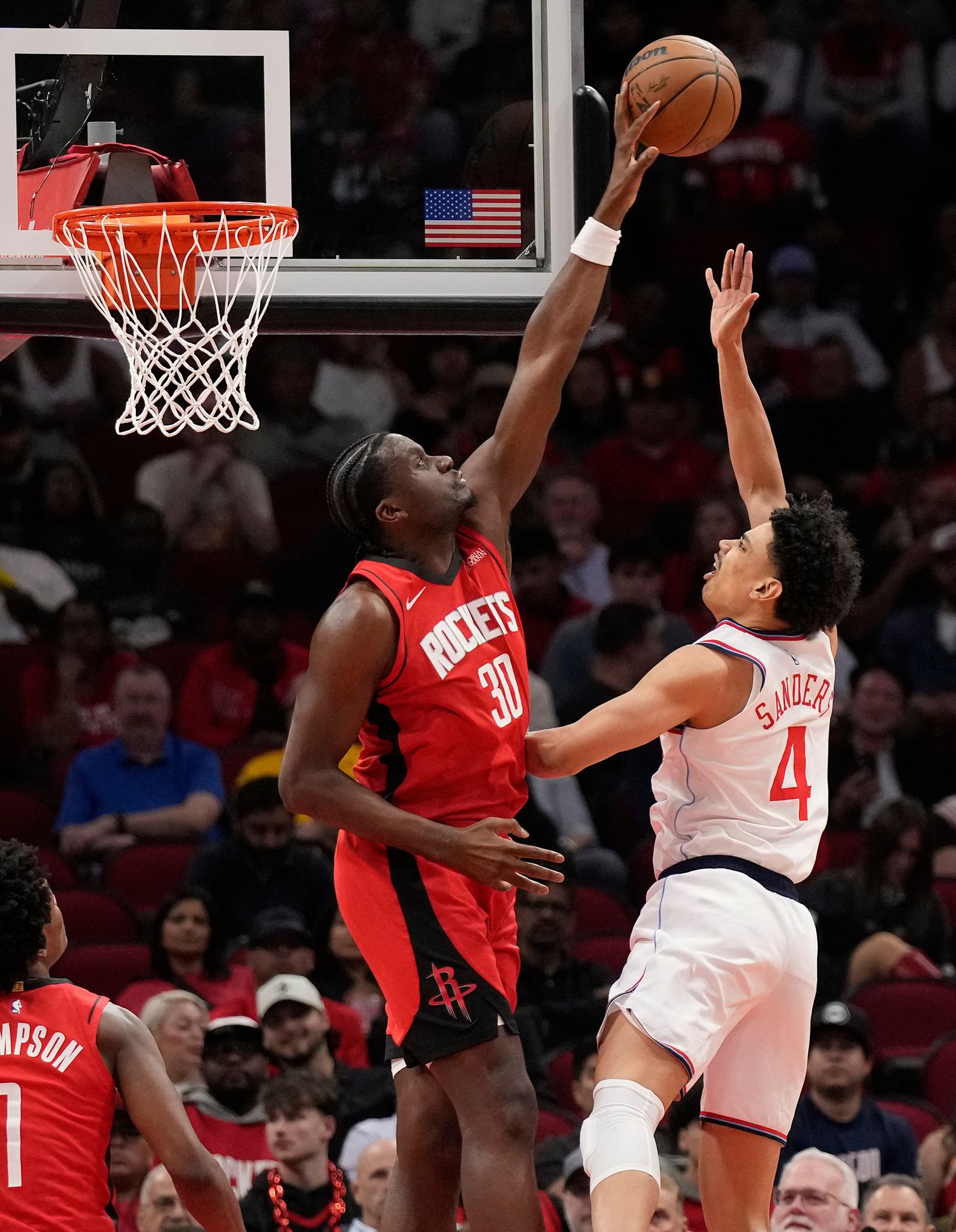 Durant's 26 points lead Rockets over Clippers 102-95