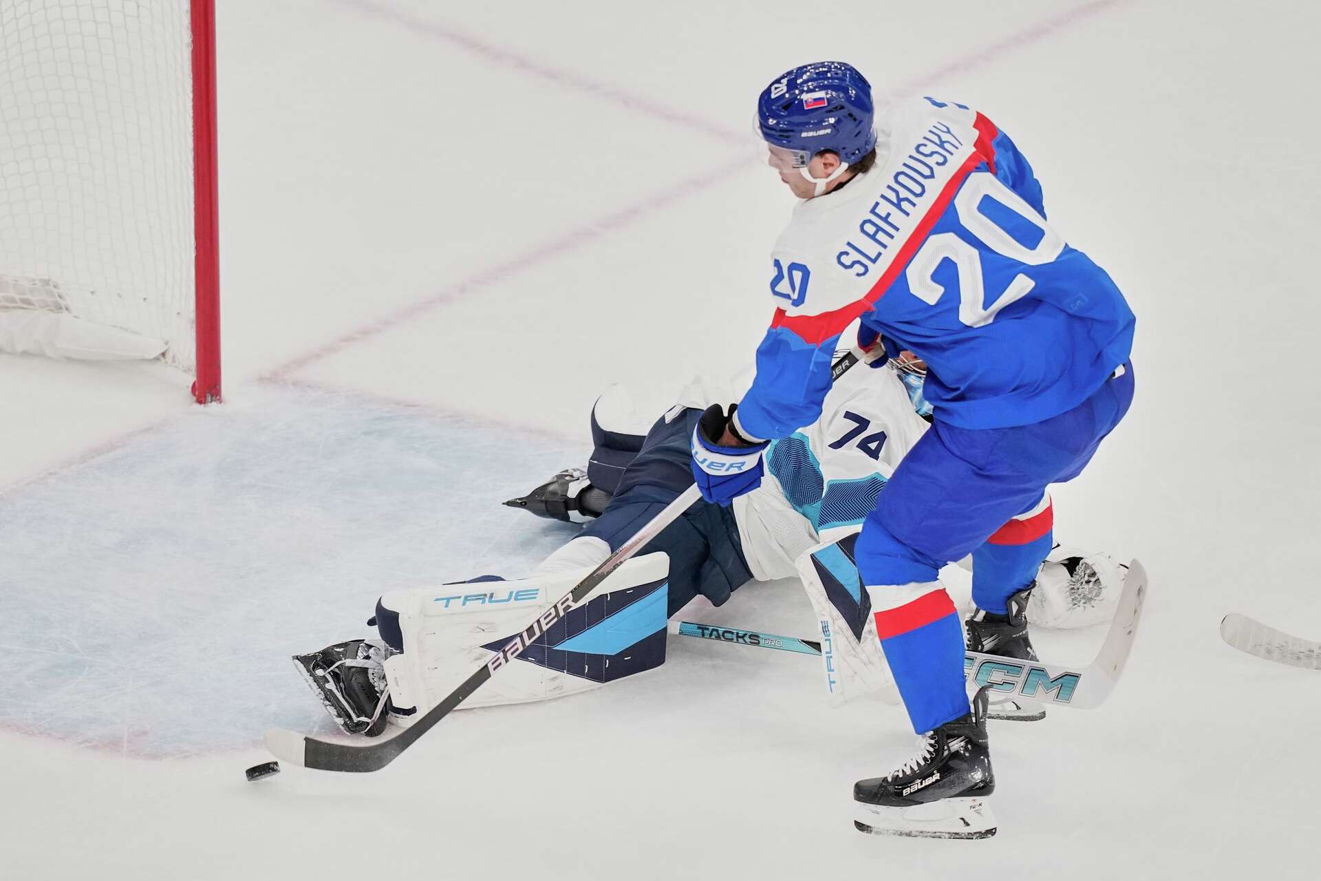 Juraj Slafkovsky scores twice as Slovakia upsets Finland 4-1 to open ...