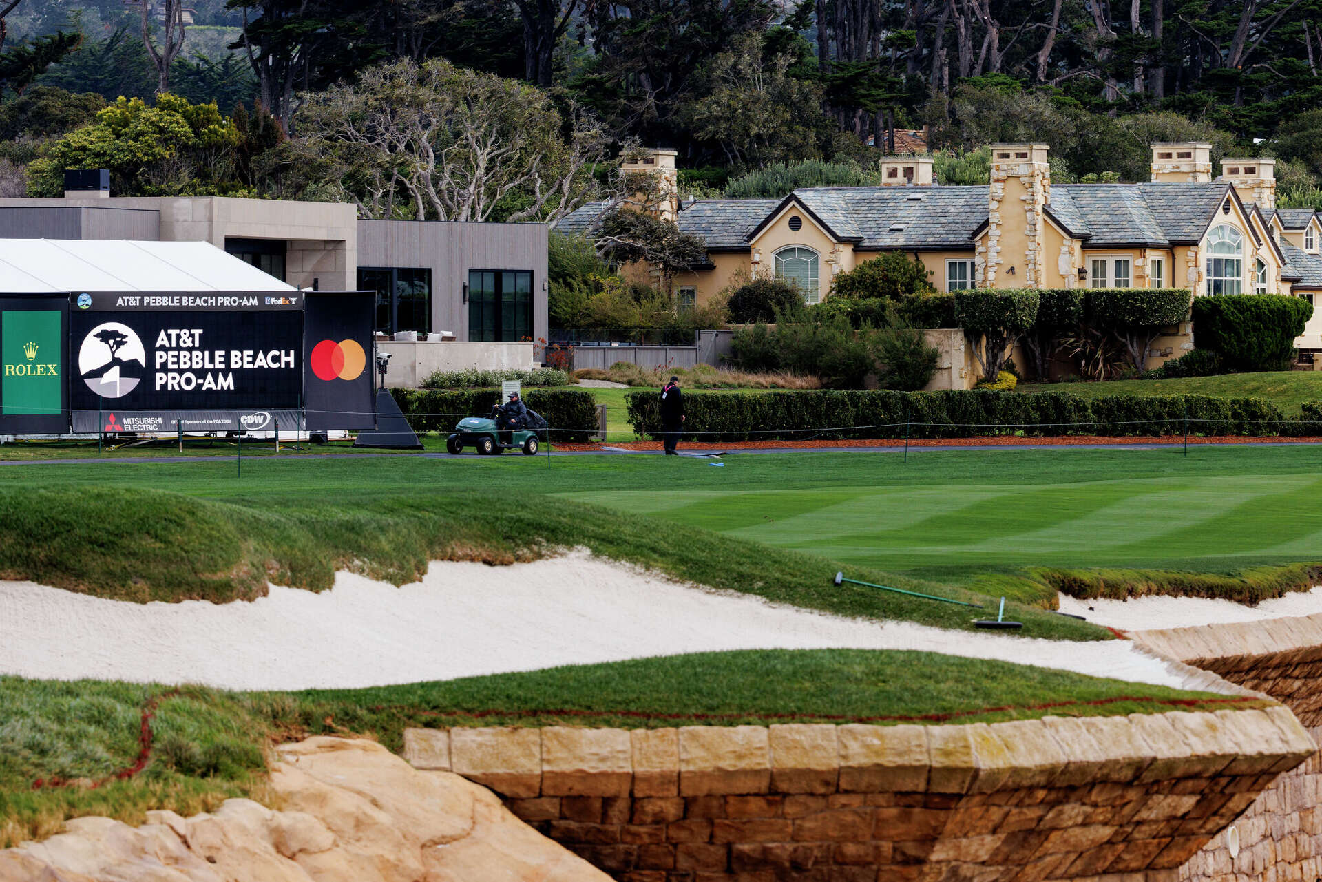 Pebble Beach Pro-Am shuns celebrities. But will Taylor Swift show up?