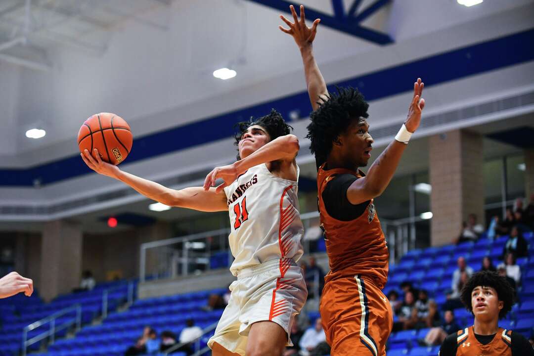 Brandeis boys basketball beats Madison, still alive in district race