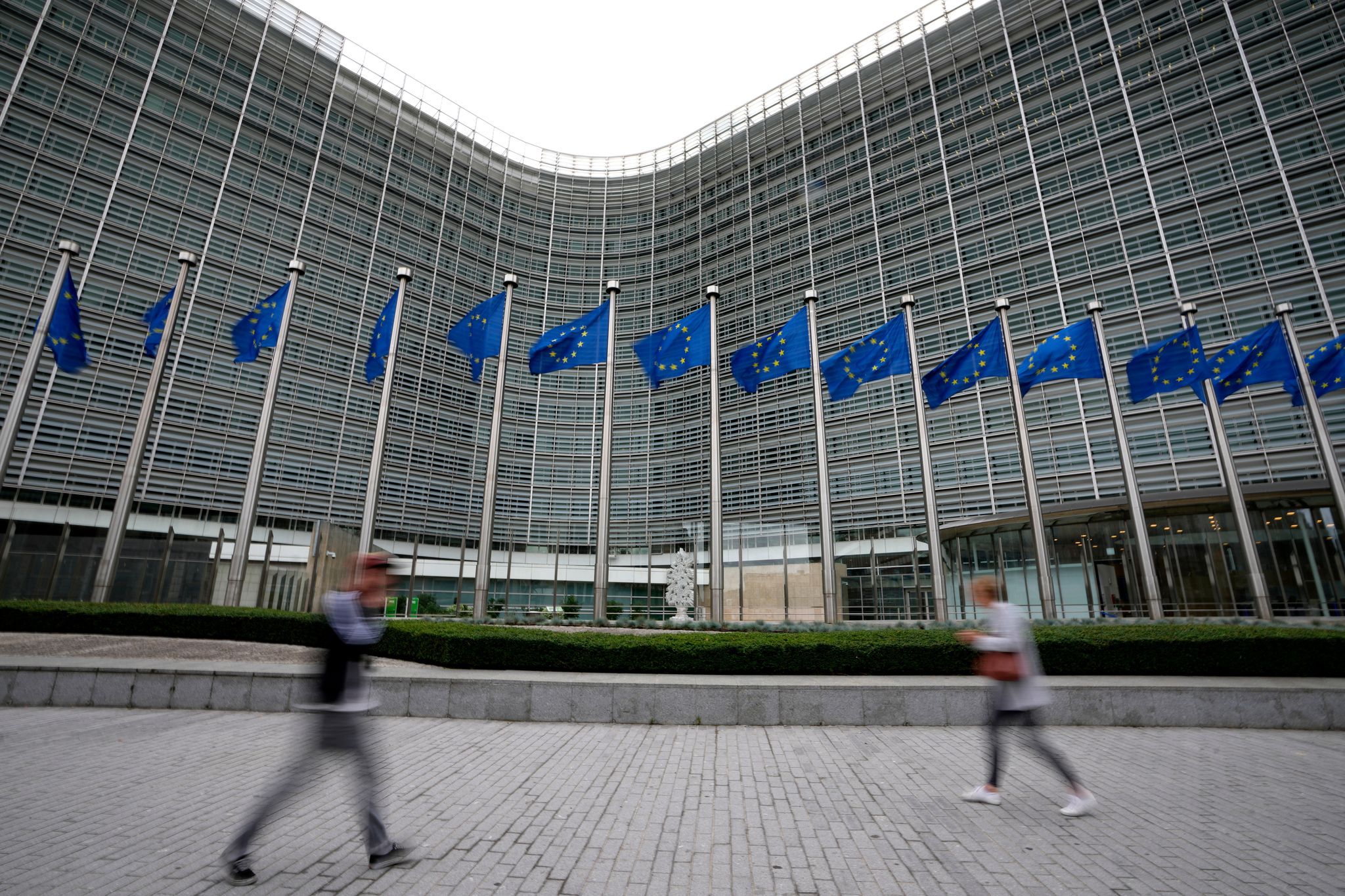 Prosecutors investigate the EU's executive branch over the sale of ...