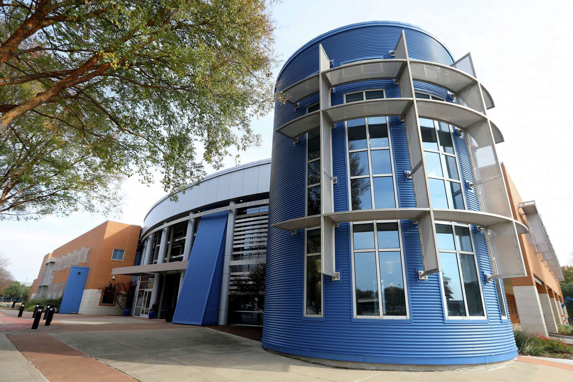Allen Public Library reopens with 18,000 square feet of new space