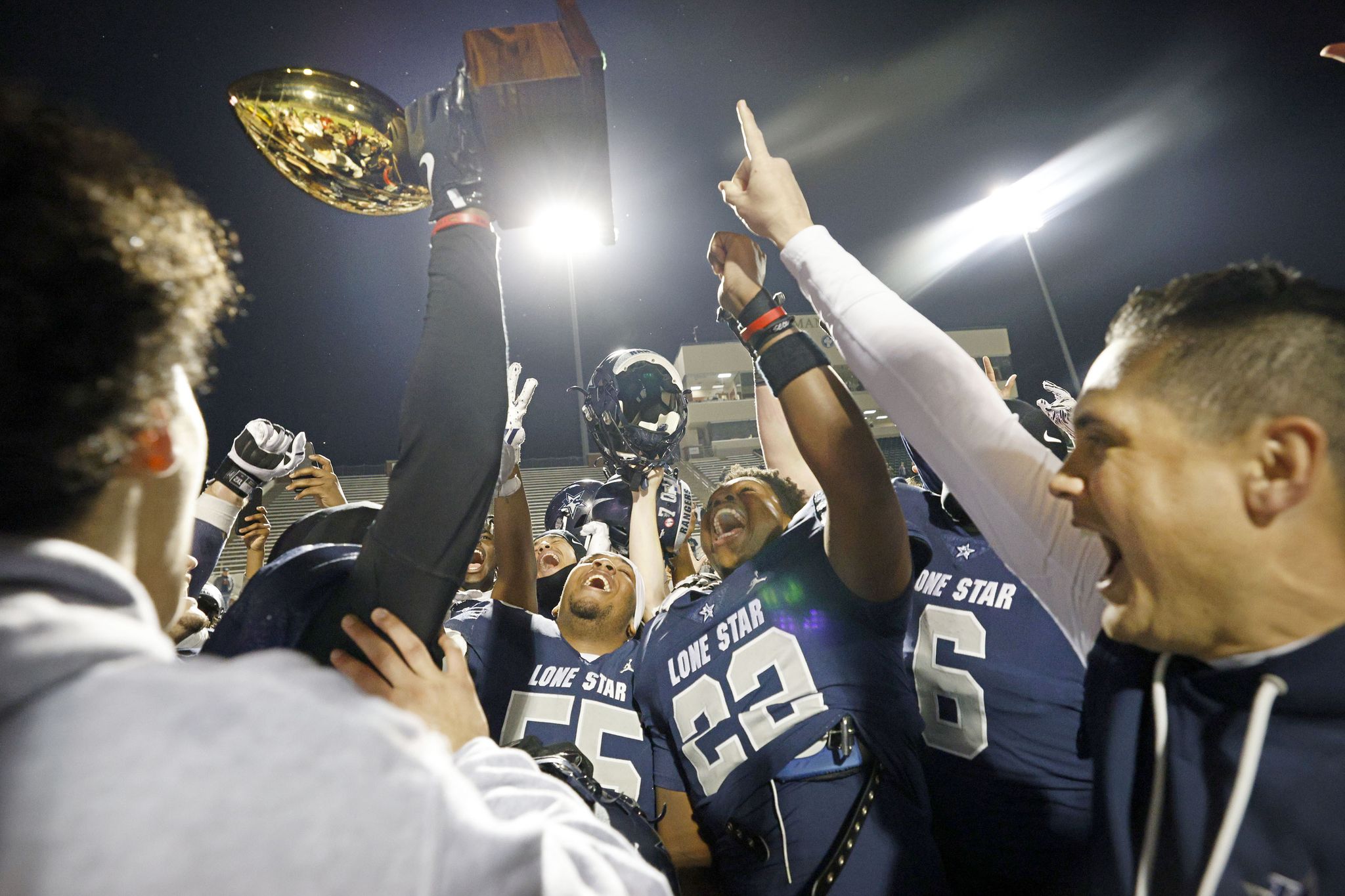 Frisco Lone Star rallies for thrilling comeback win over Aledo