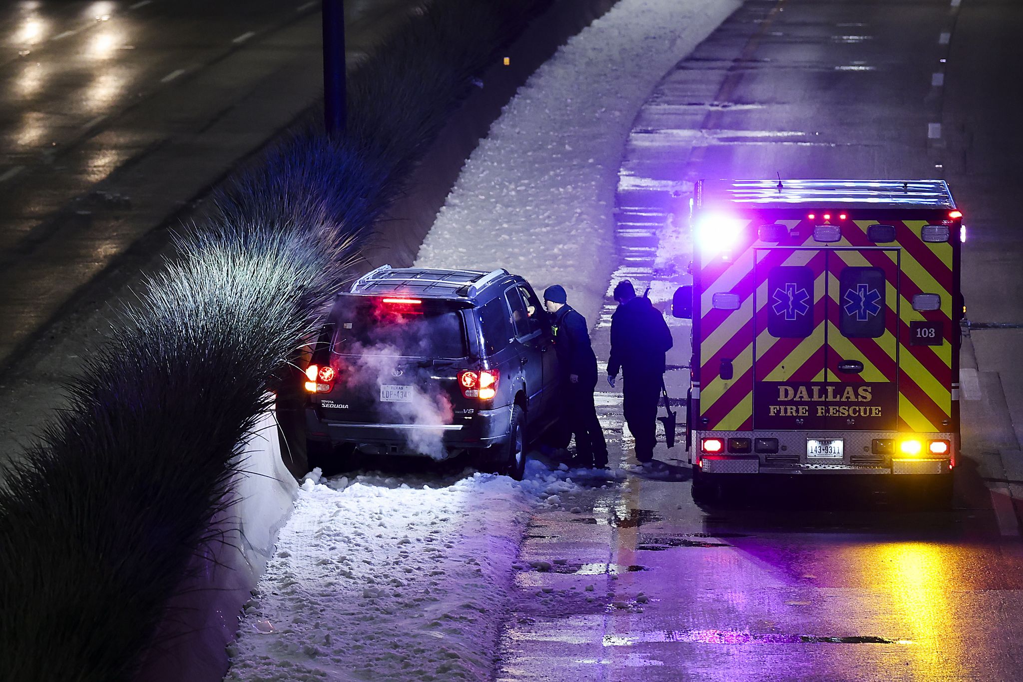 More 250 car accidents responded to in Dallas during winter storm
