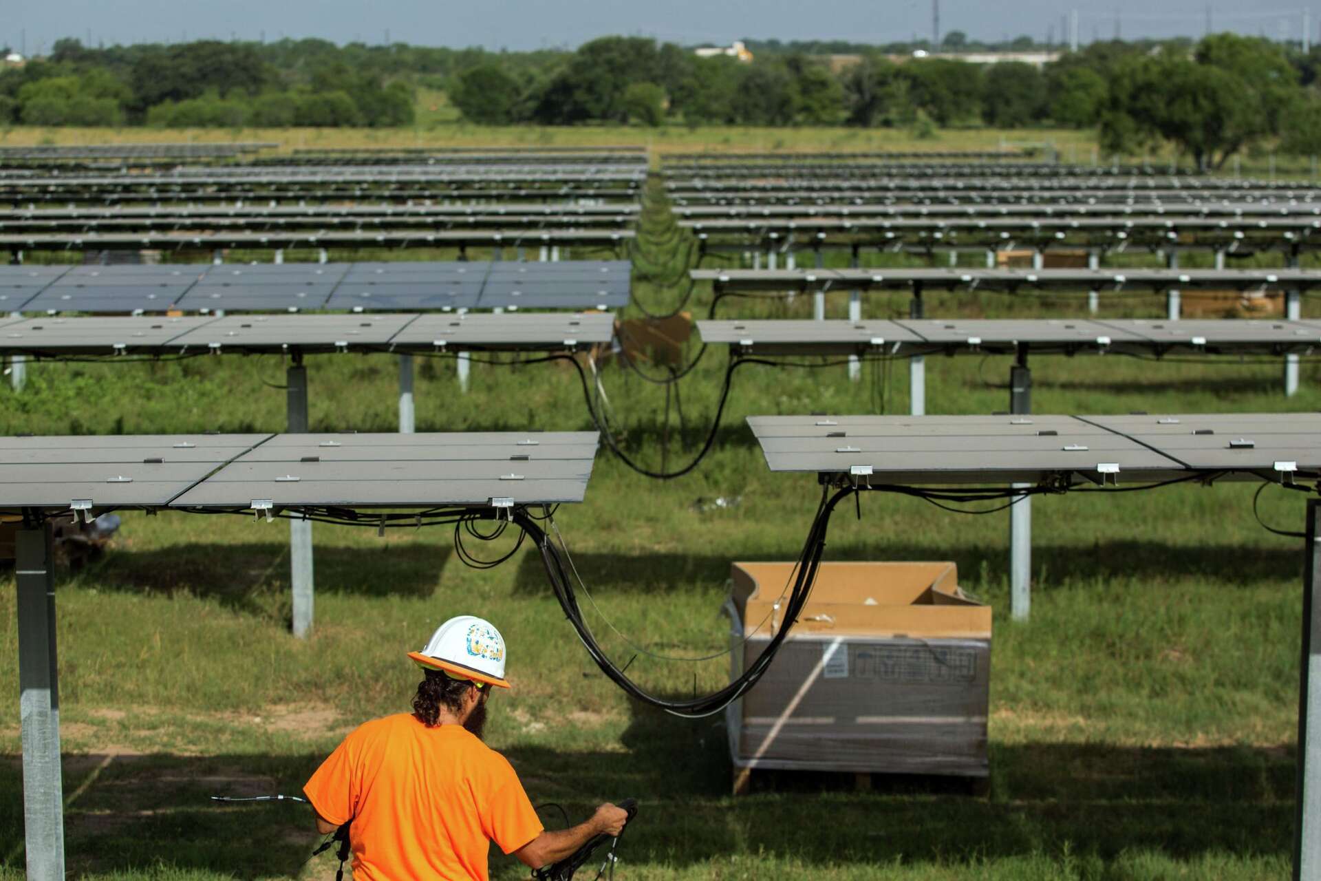 CPS Energy seeks spark for struggling community solar program