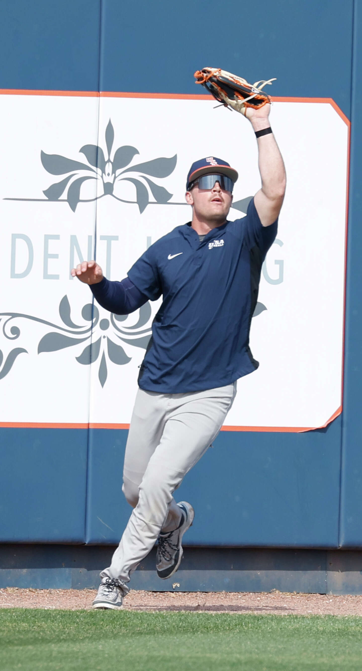 UTSA baseball weathers early scare, charging to record start