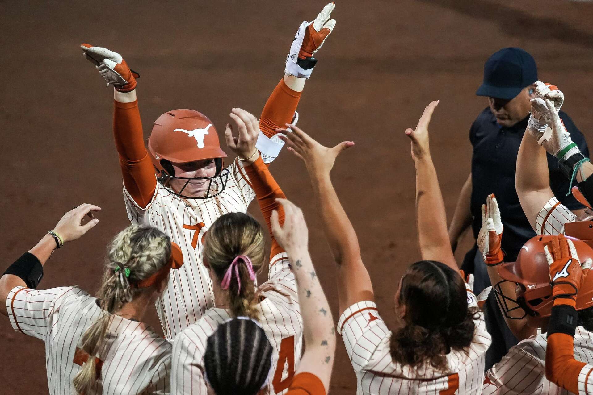Texas softball vs Ohio State game score: Longhorns beat Buckeyes