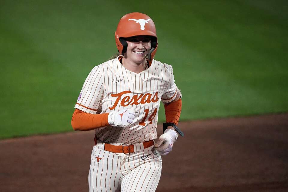 Reese Atwood: Texas softball star helps power UT to 13th straight win
