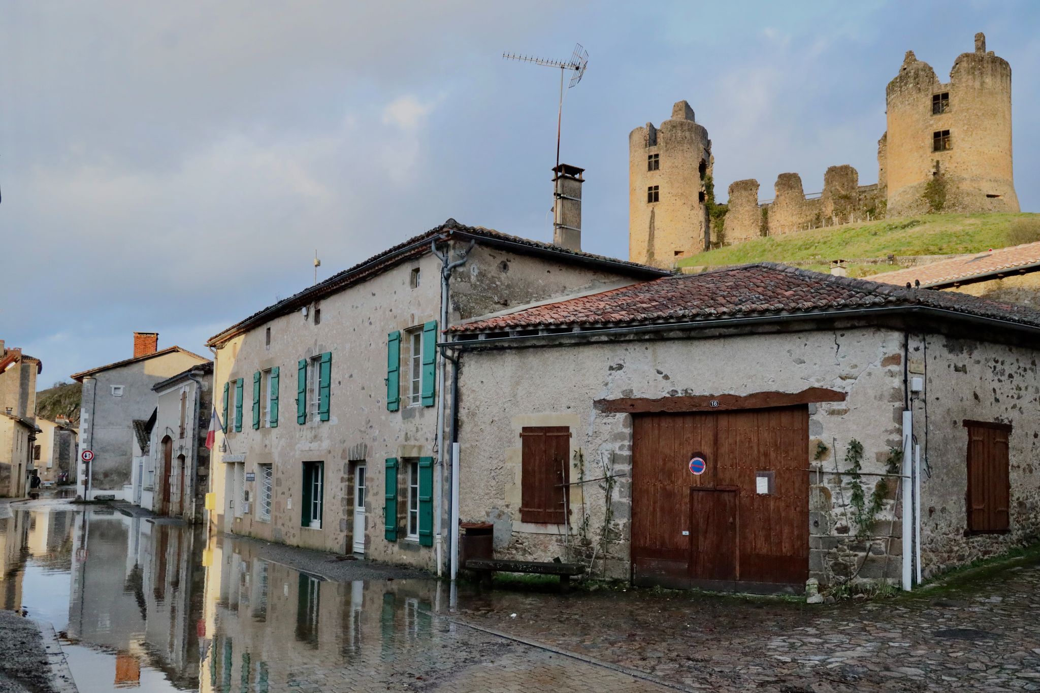 Storm aftermath leaves 2 dead in France; flood alerts to remain Saturday