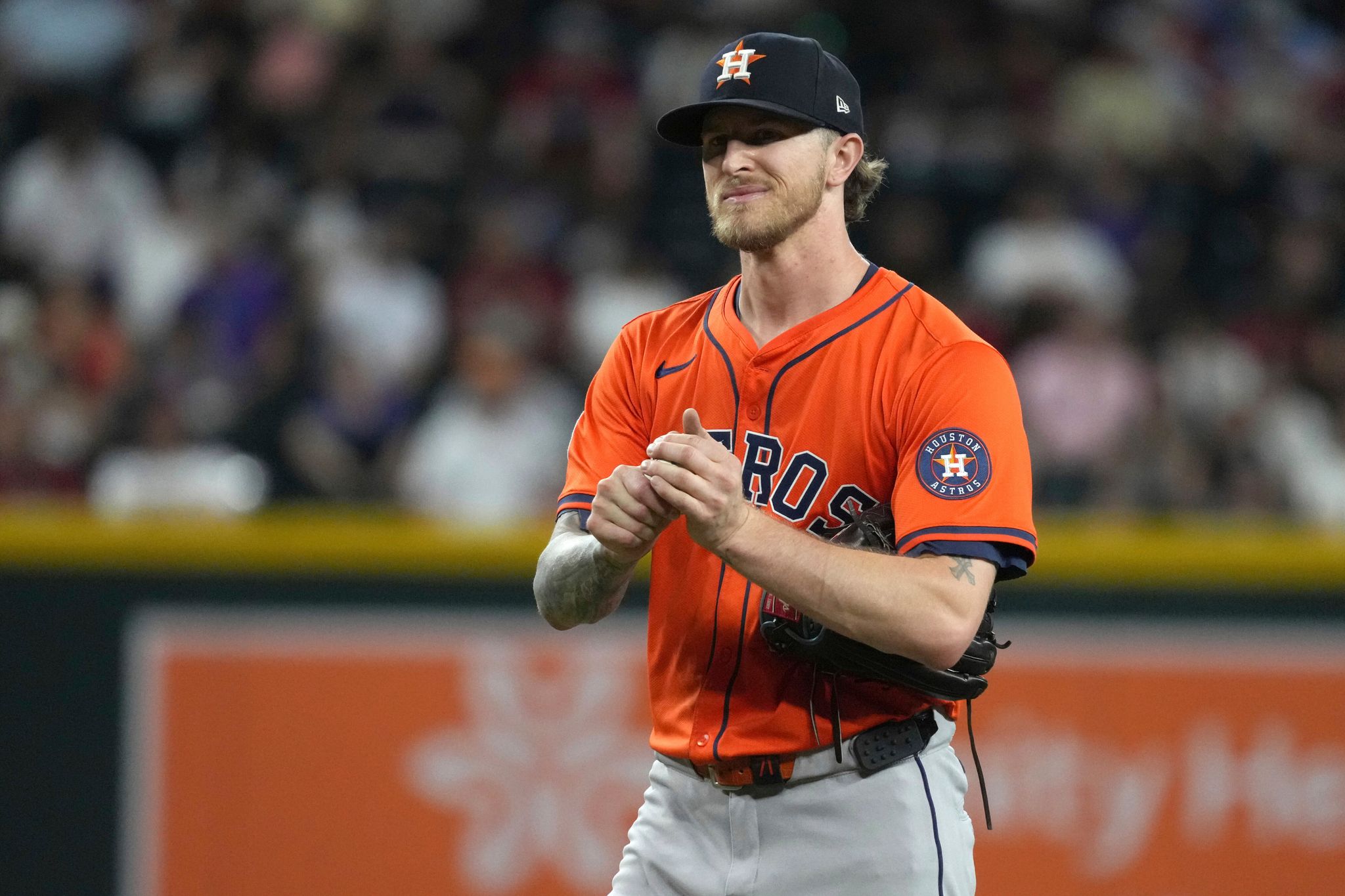 Astros closer Josh Hader playing catch again after biceps tendinitis in ...