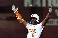 Texas Longhorns beat UC Davis Aggies in 2026 baseball season opener