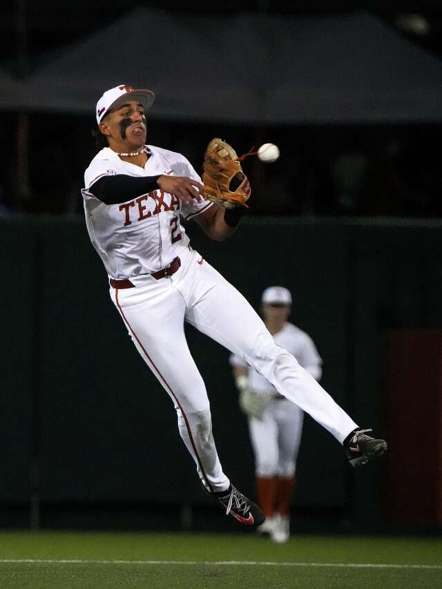 Adrian Rodriguez takes over at shortstop for No. 3 Texas baseball team