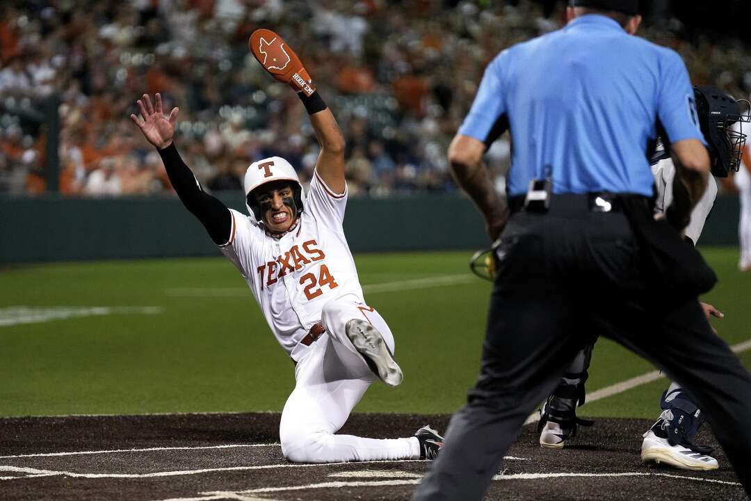 Dylan Volantis: Texas baseball star has added a new pitch to throw