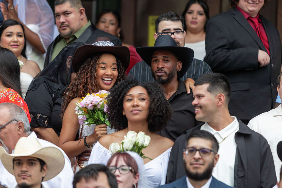 San Antonio Valentine's Day mass wedding sets record