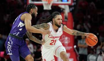 Emanuel Sharp scores 23, No. 3 Houston downs Kansas State 78-64