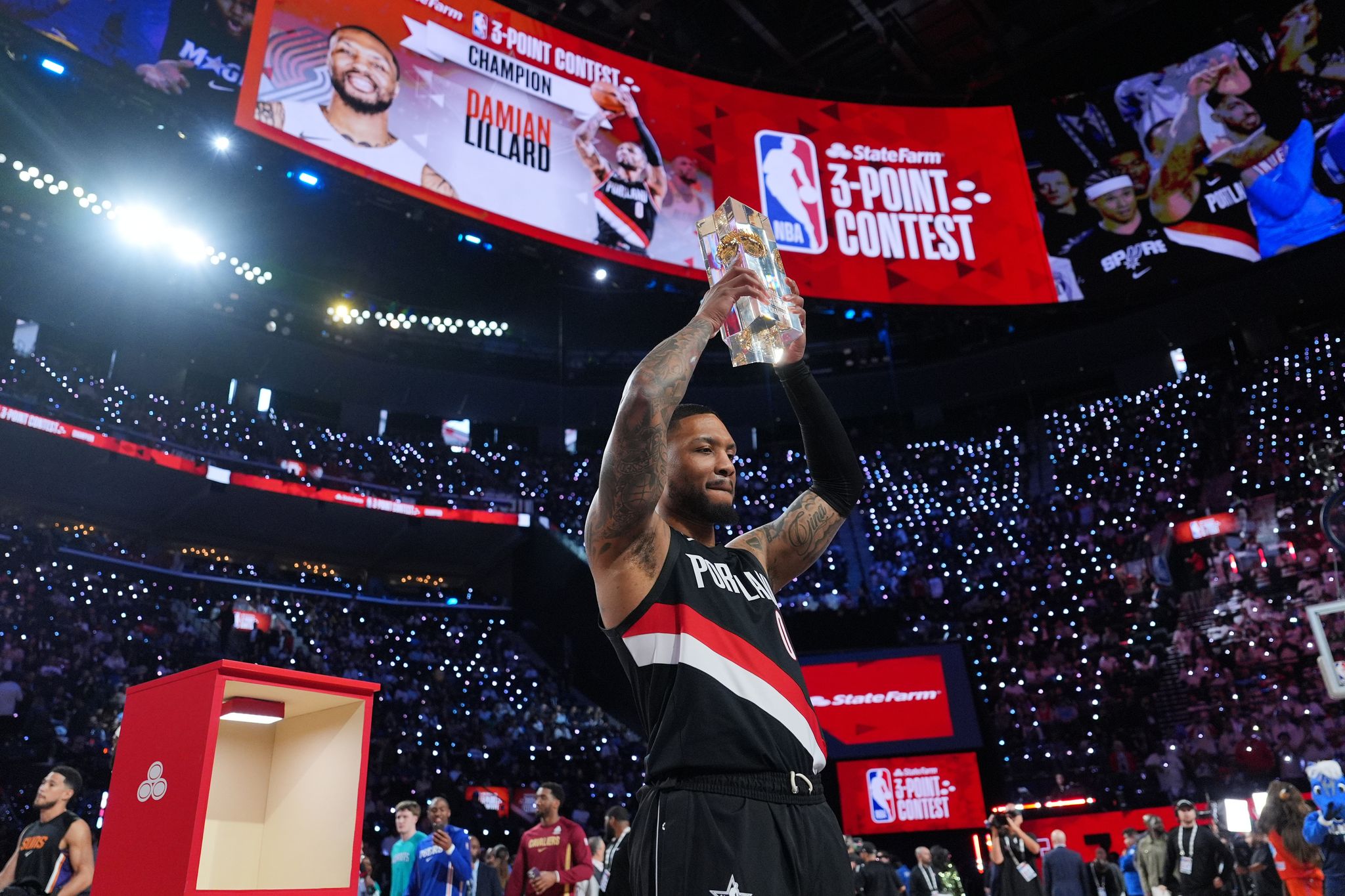 Lillard wins a record-tying 3rd NBA 3-point contest title