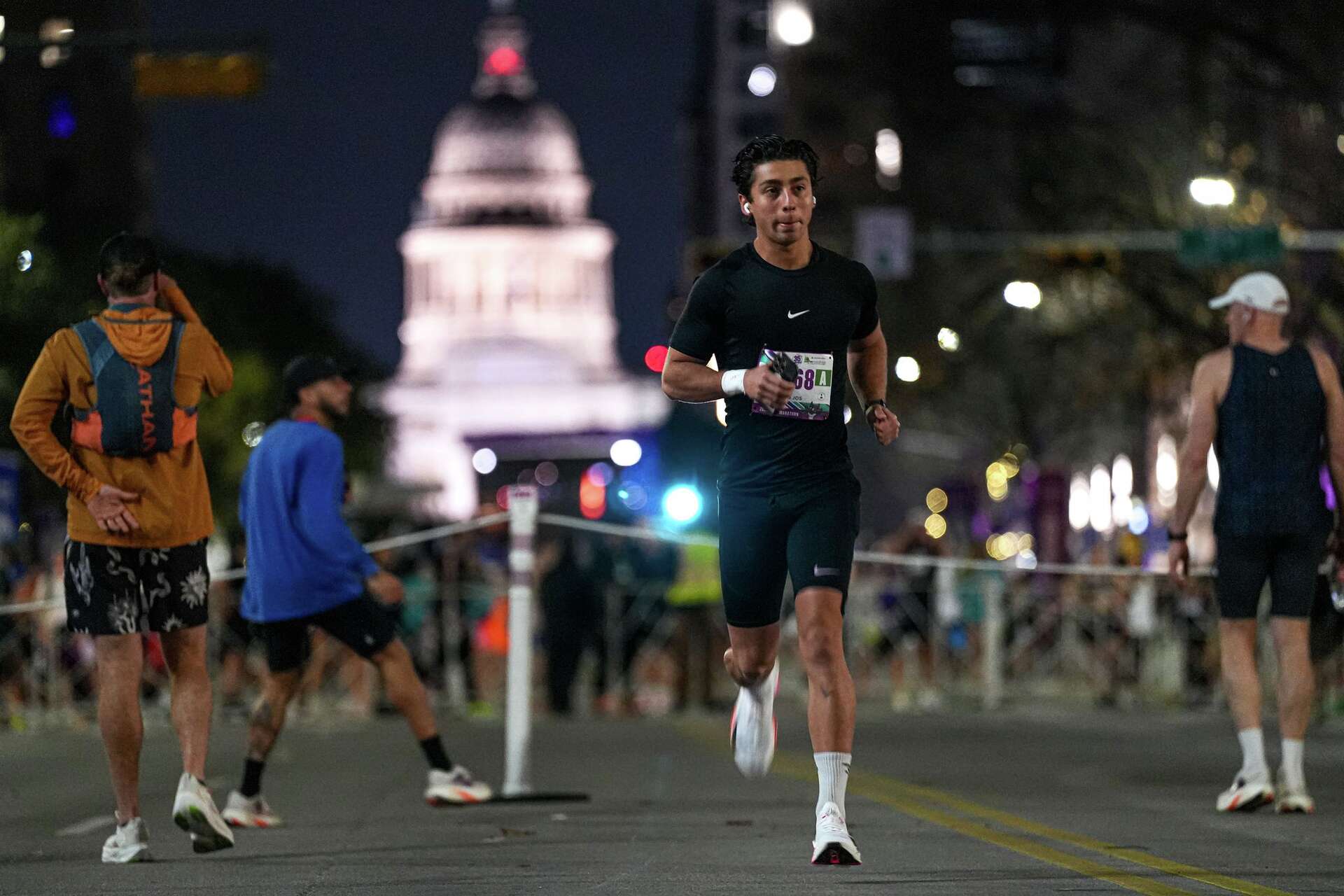 Joseph Whelan, Kellyn Taylor claim men's women's Austin Marathon wins