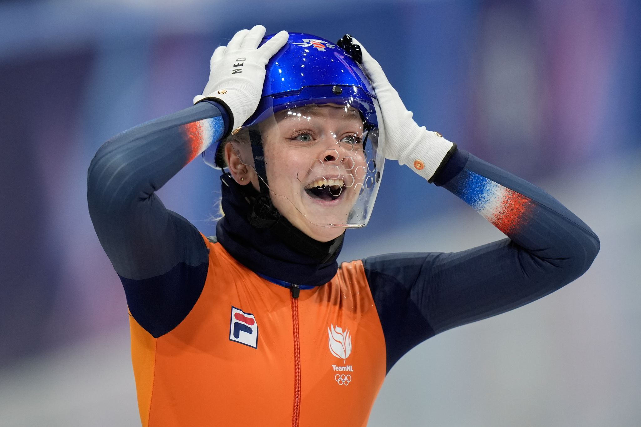 Dutch star Xandra Velzeboer wins 1,000 meters short track final for her ...