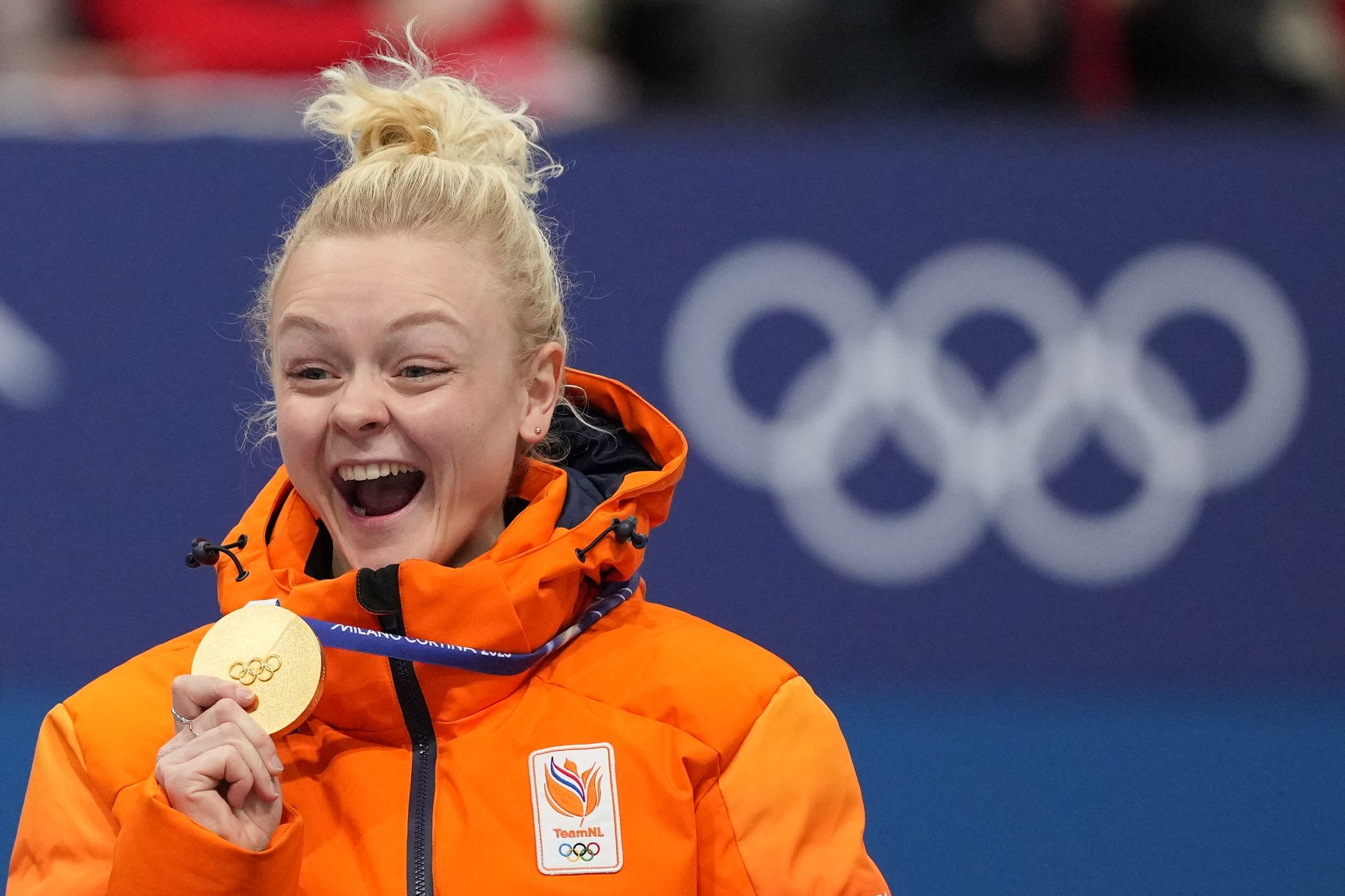 Dutch star Xandra Velzeboer wins 1,000 meters short track final for her ...