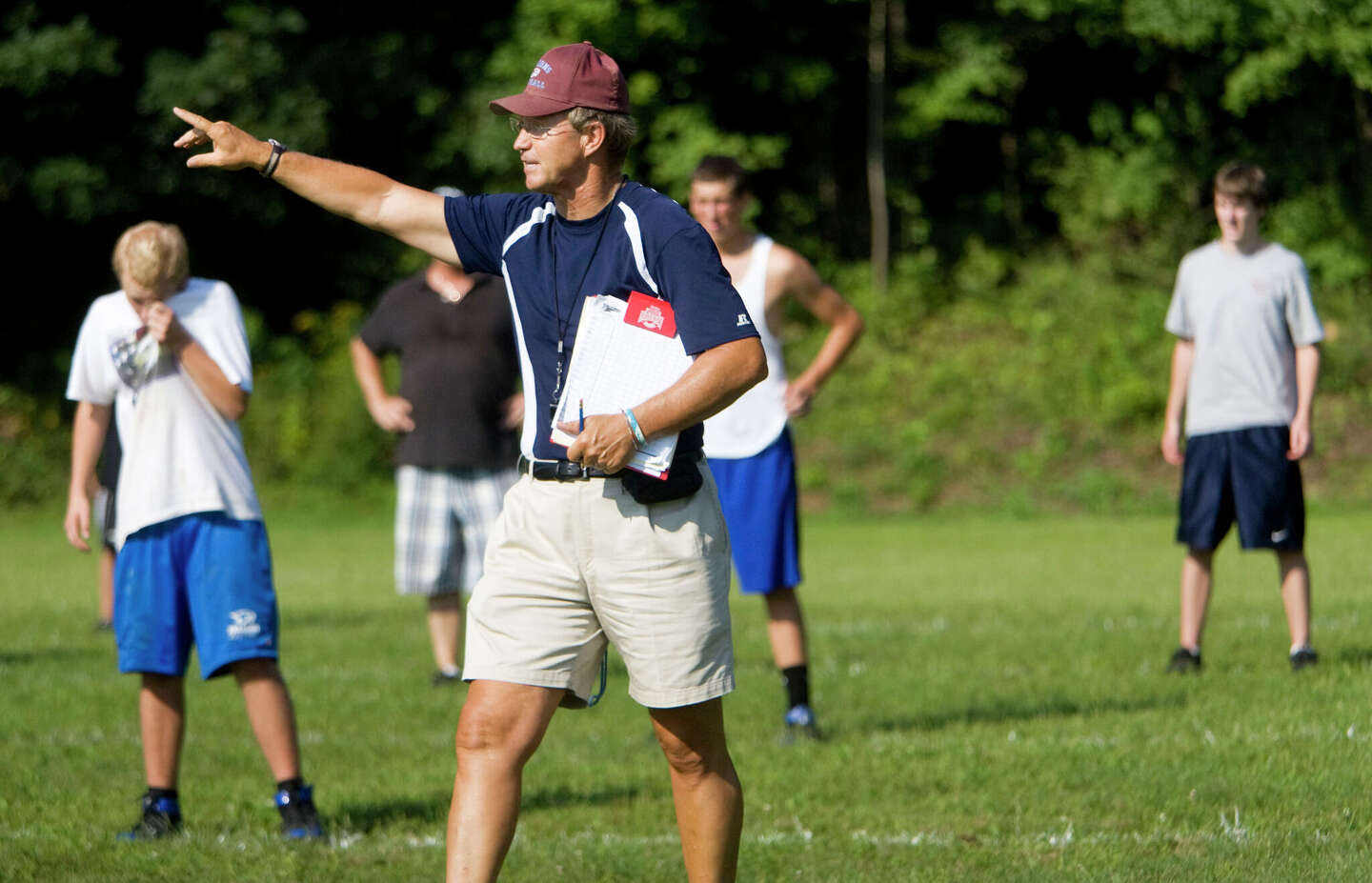 Connecticut high school football coach Jude Kelly dies at 73