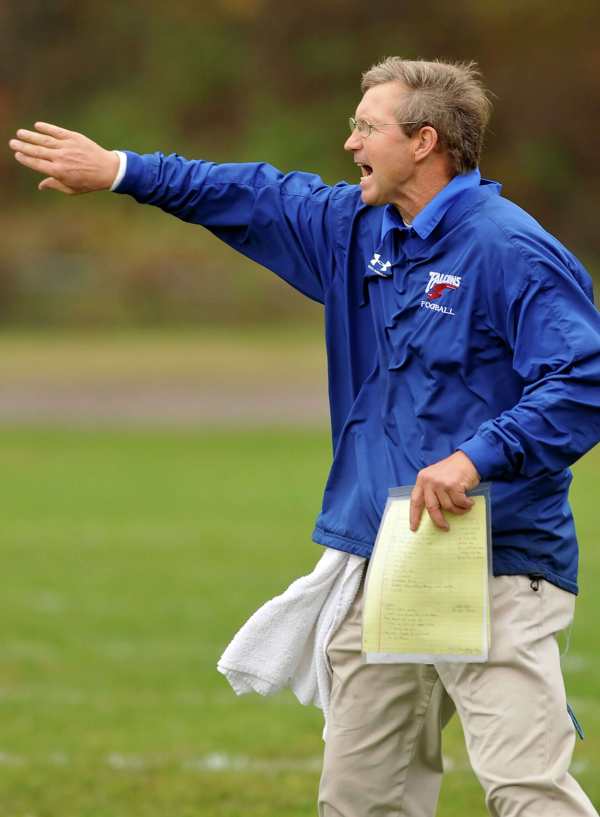Connecticut high school football coach Jude Kelly dies at 73