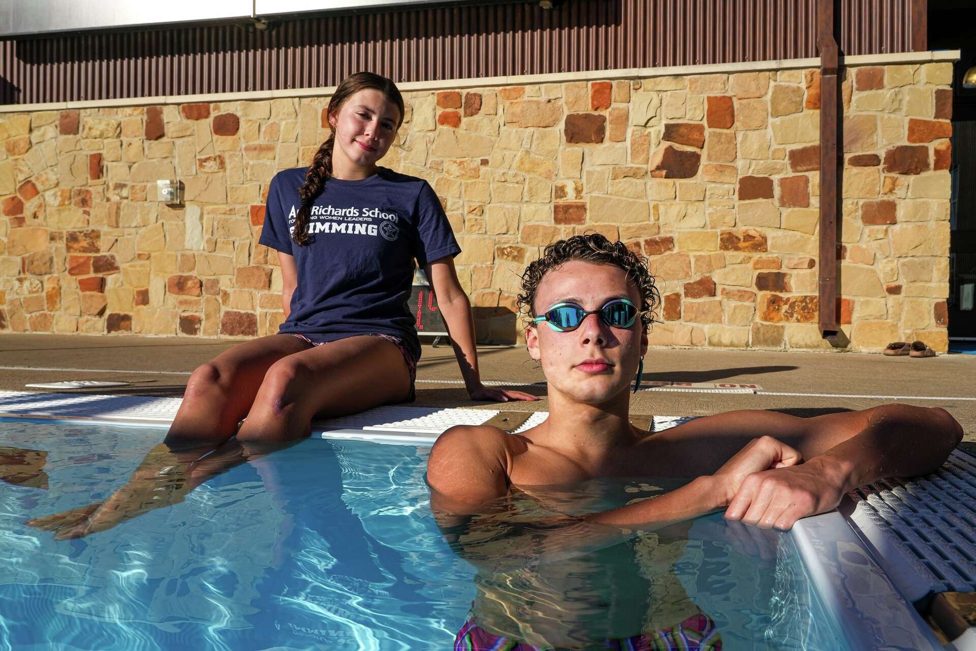 Austin siblings Noah, Jules Morris both reach UIL state swimming meet