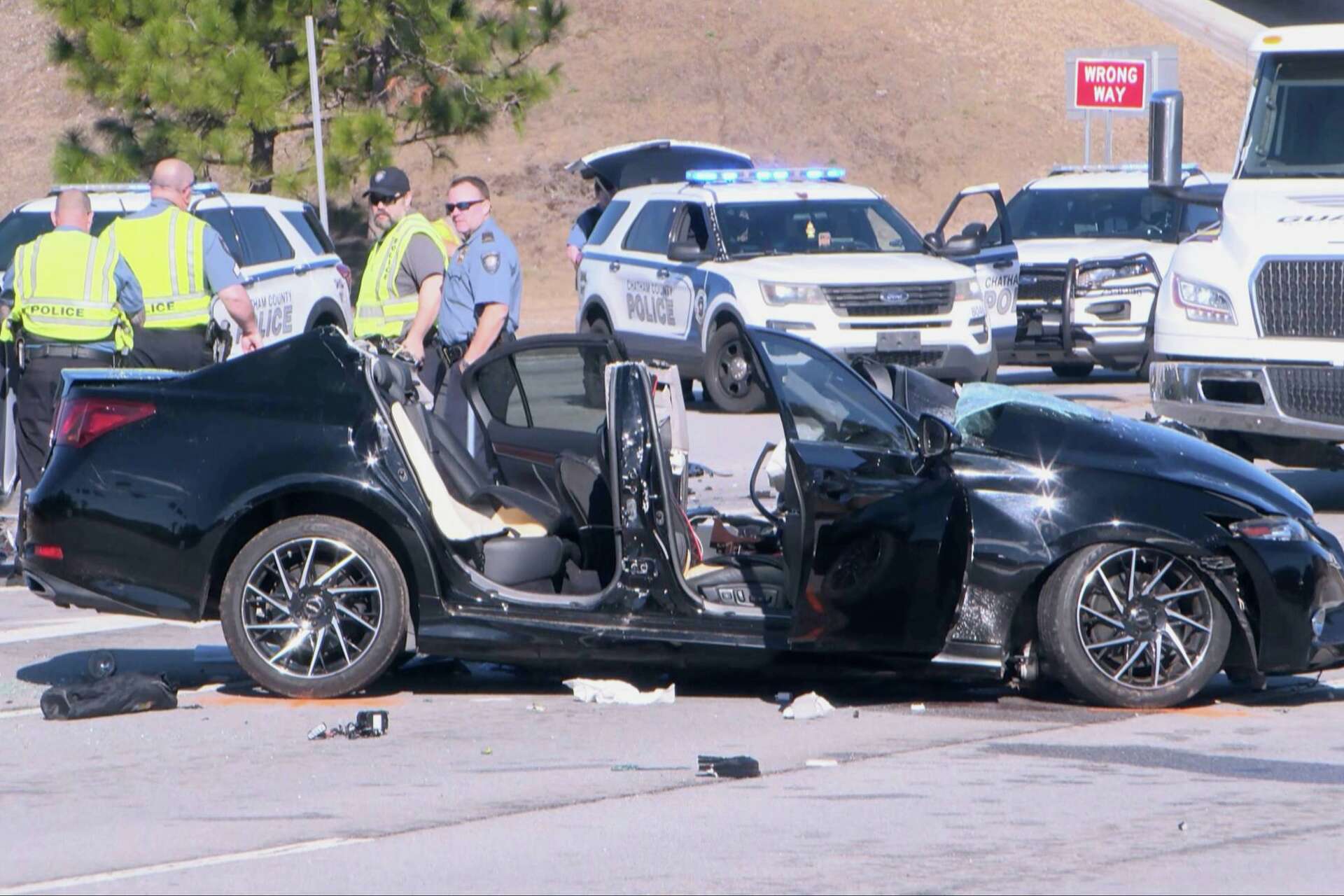 Driver fleeing ICE officers crashes, killing a Georgia teacher ...