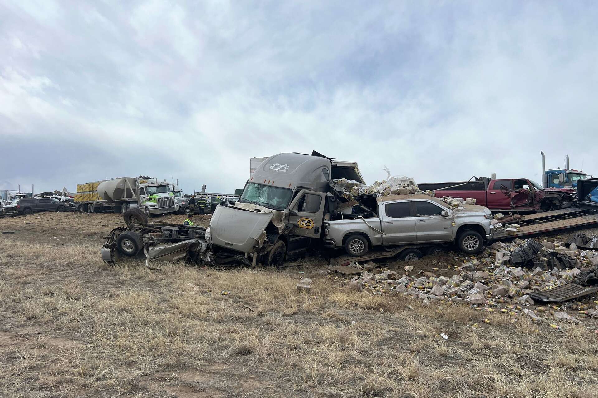 4 dead in crashes involving over 30 vehicles in 'brown out' conditions ...