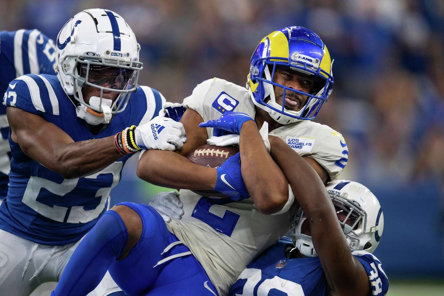 Veteran WR Robert Woods signs a 1-day contract to retire with his ...