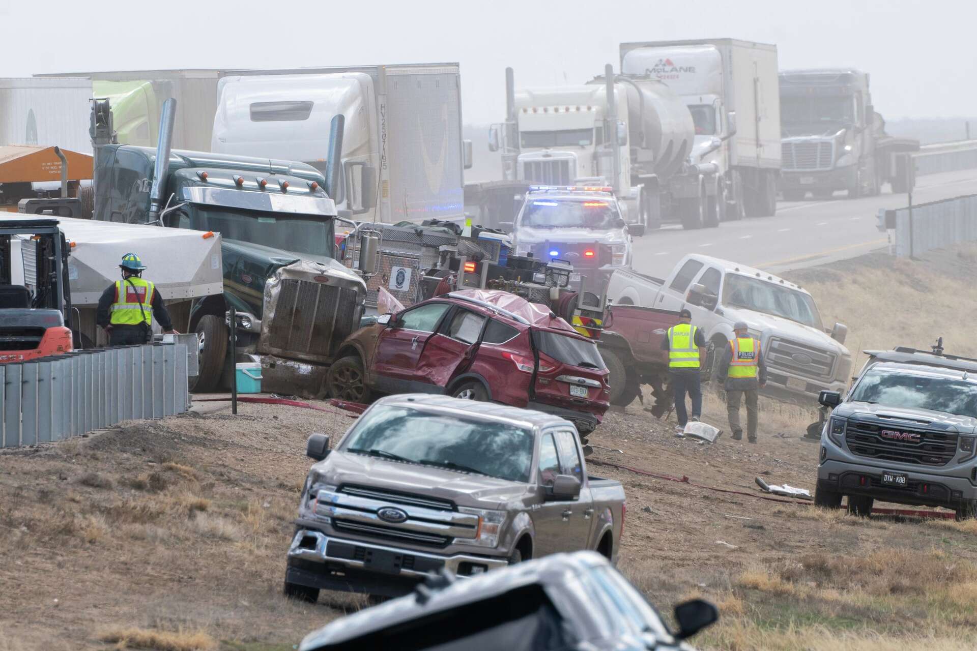 4 dead in crashes involving over 30 vehicles in 'brown out' conditions ...
