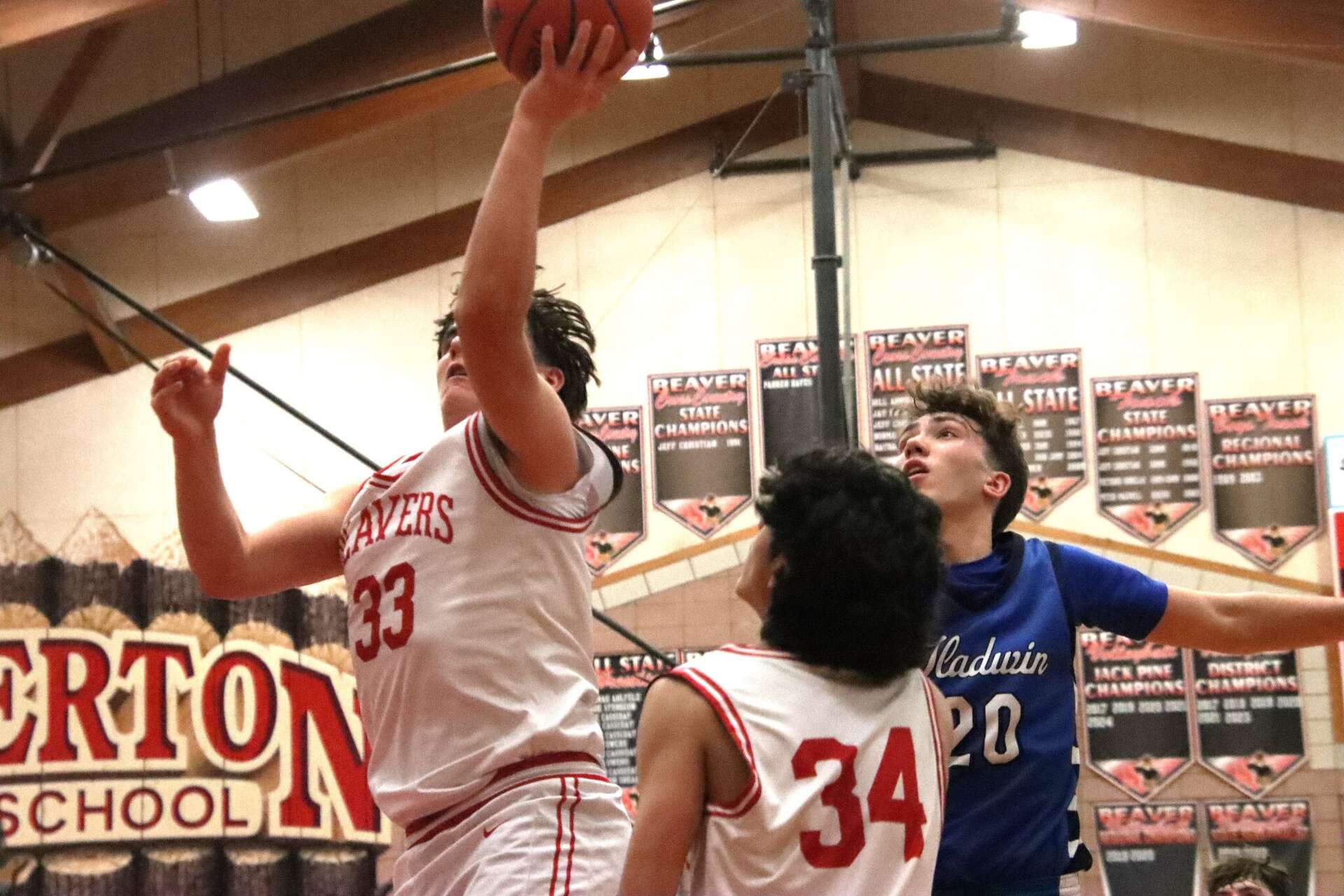 Gladwin boys edge Beavers for first title in 33 years