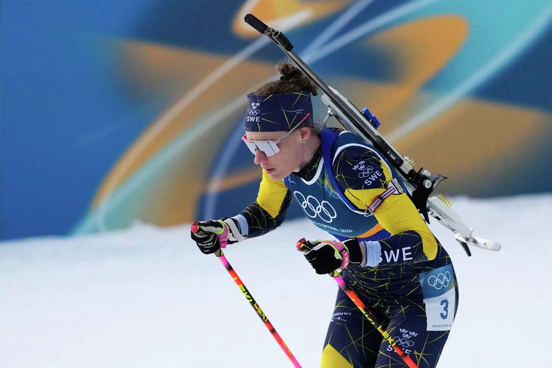 Julia Simon leads French women to Olympic gold in biathlon relay