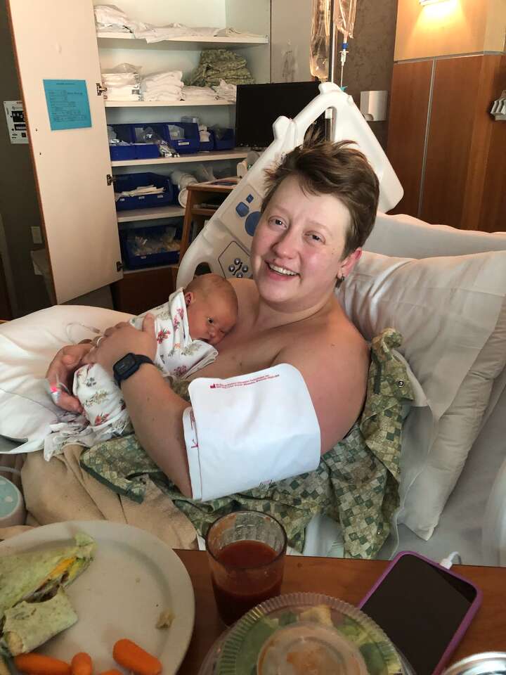 Postpartum preeclampsia warning signs after giving birth