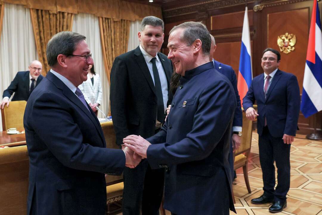 Russia hosts Cuban foreign minister and urges US not to blockade Cuba