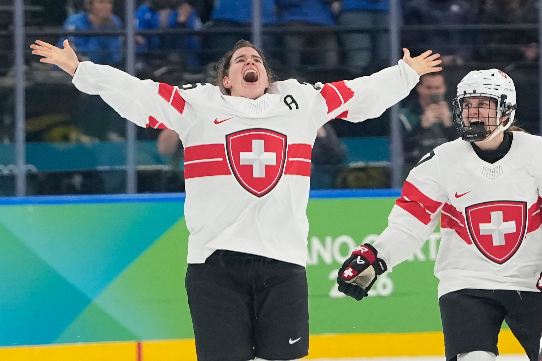 Alina Muller scores 2nd Olympic women's hockey bronze-clinching goal as ...