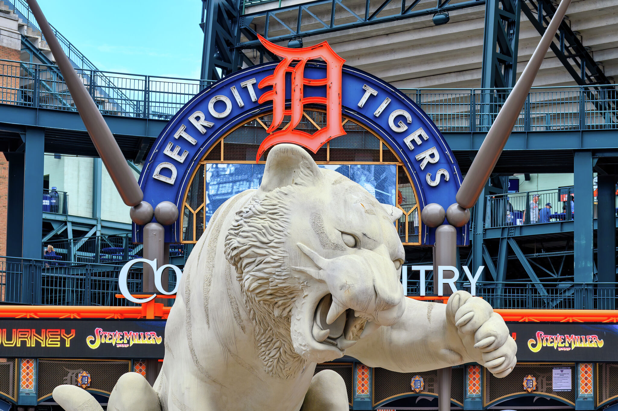 Detroit Tigers unveil navy and orange alternate uniforms