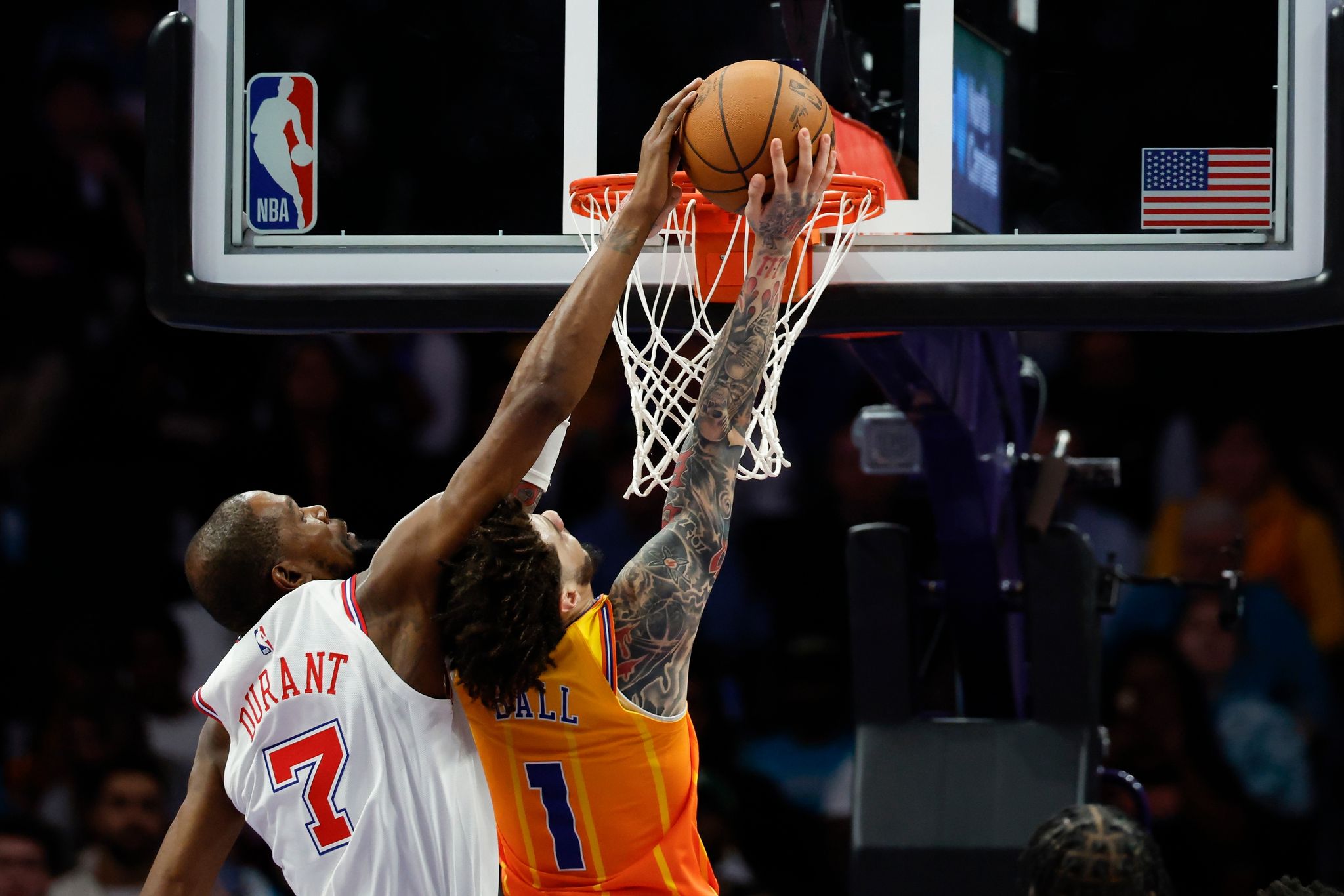 Houston Rockets beat Charlotte Hornets behind Kevin Durant