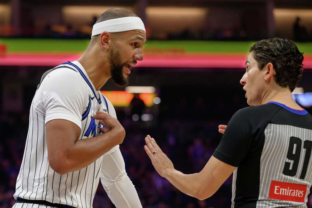 Magic use 3-point flurry to hand the Kings their franchise-record 15th ...