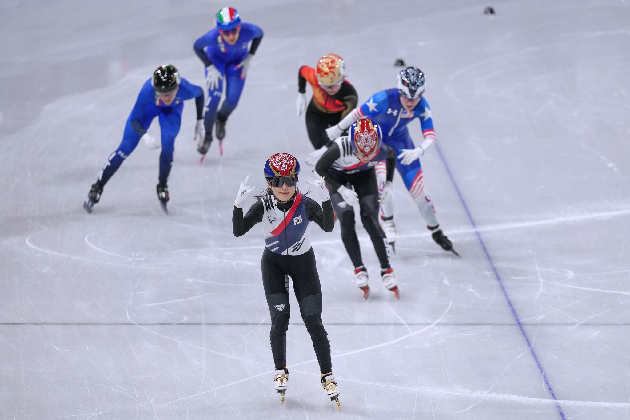 Kim Gilli wins Olympic 1500; Corinne Stoddard takes US bronze in short ...