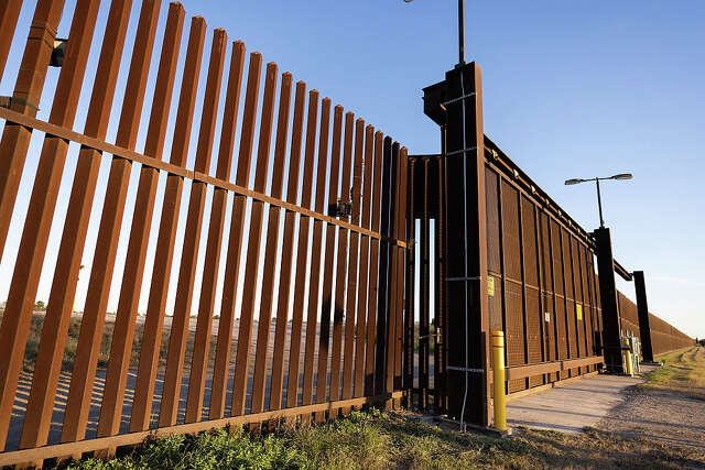 Trump border wall to go through Texas' Big Bend region
