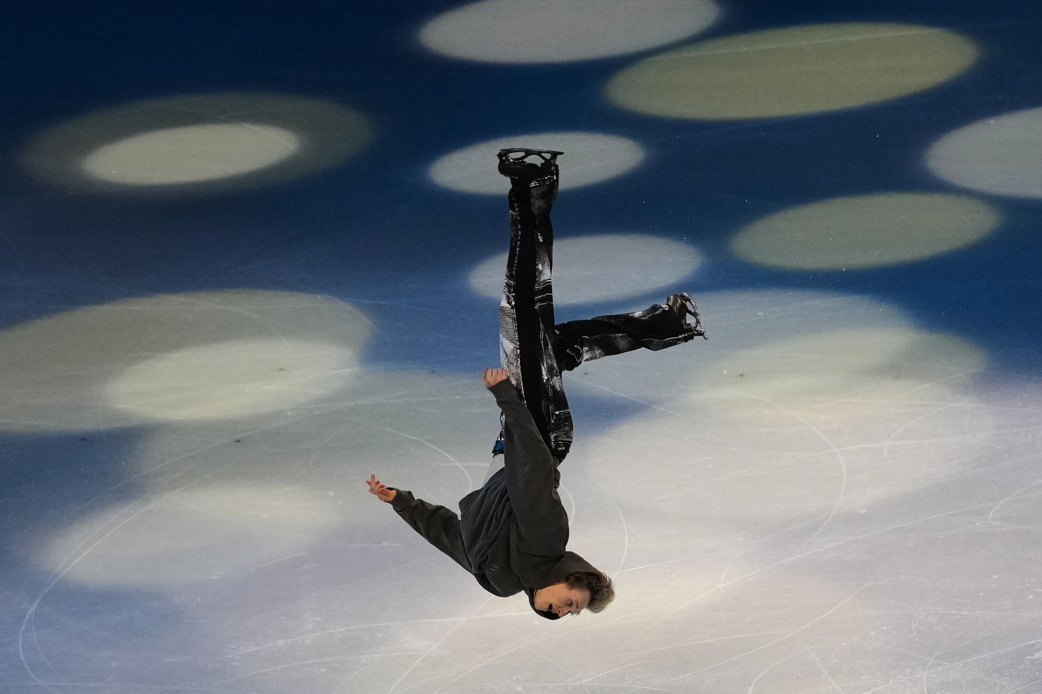 Figure skating stars dazzle at the Winter Olympics exhibition gala, in ...